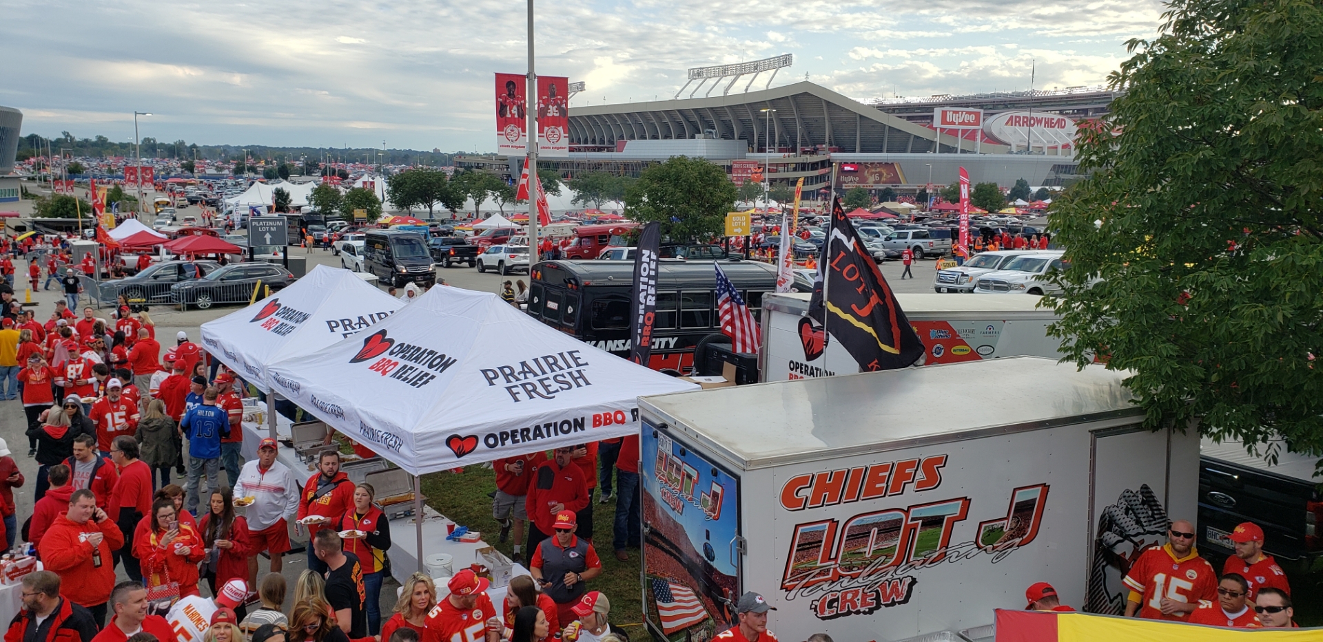 Tailgreeter - Lot J Tailgaters: Chiefs Fans Takeover