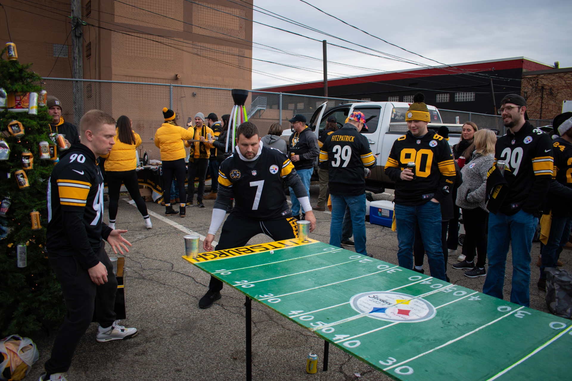 Tailgreeter - PITTSBURGH TAILGATE: Pittsburgh Steelers v Miami Dolphins