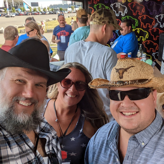 Tailgreeter - Buffalo Tailgates: George Strait